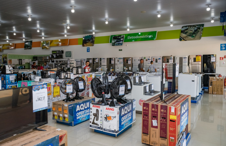 Gazin aposta em lives com shows para vender na Black Friday - Móveis de ...