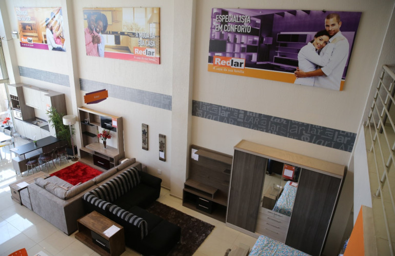 Redes de móveis criam central para compras - Móveis de Valor