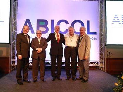 Abicol premia industriais colchoeiros - Móveis de Valor